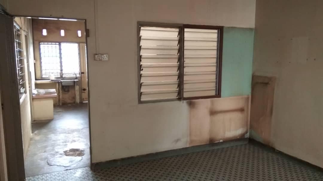 Renovate a rotten house into a Modern minimalist home