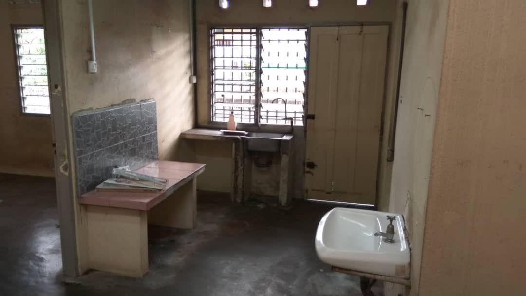 Renovate a rotten house into a Modern minimalist home