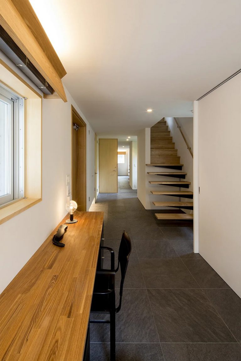 ทาวน์โฮมสไตล์ลอฟท์ แฝงความอ่อนโยนแบบญี่ปุ่น