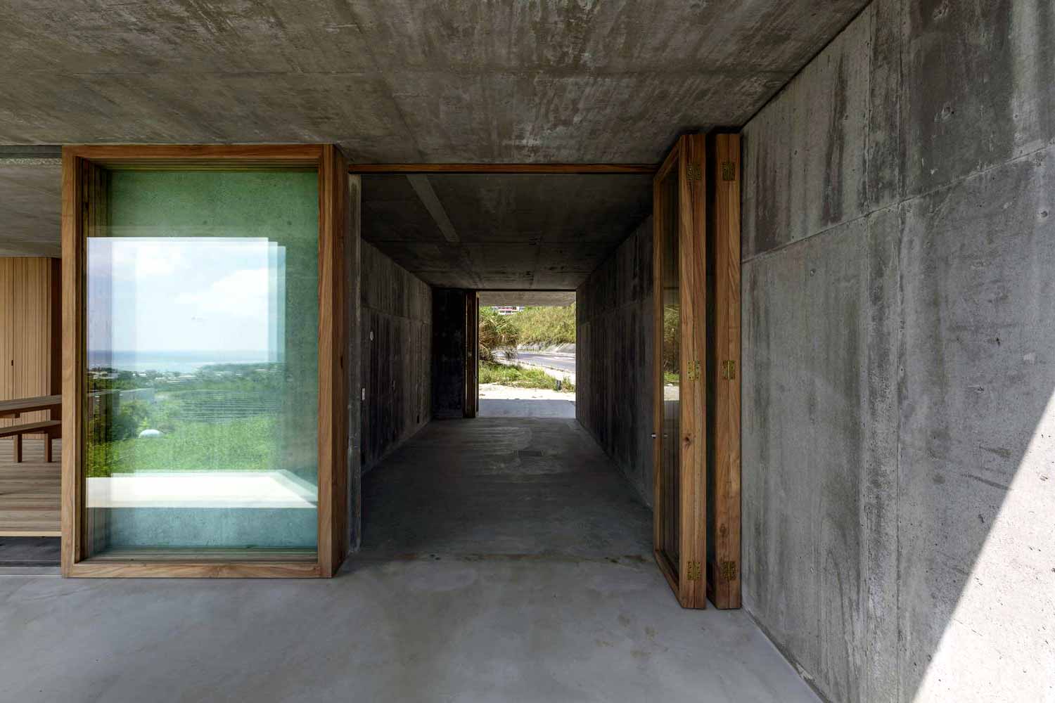 Fashionable Concrete Box House, Open and Spacious With Panoramic View ...