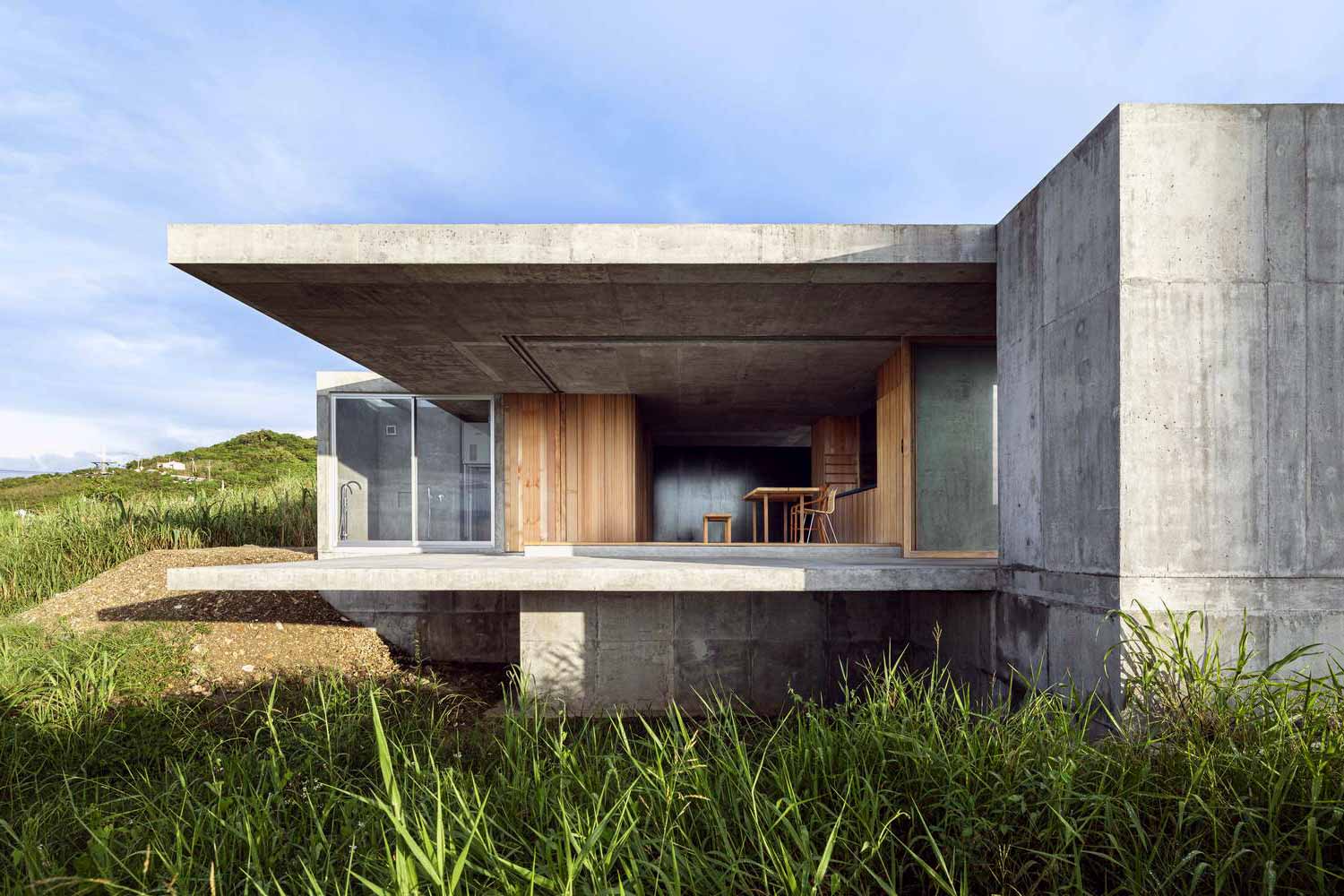 Fashionable Concrete Box House, Open and Spacious With Panoramic View ...