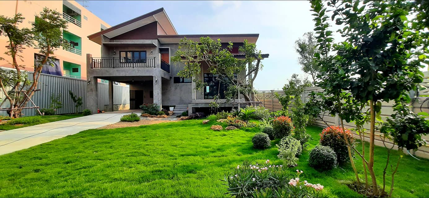 One and a Half story house in Modern loft style