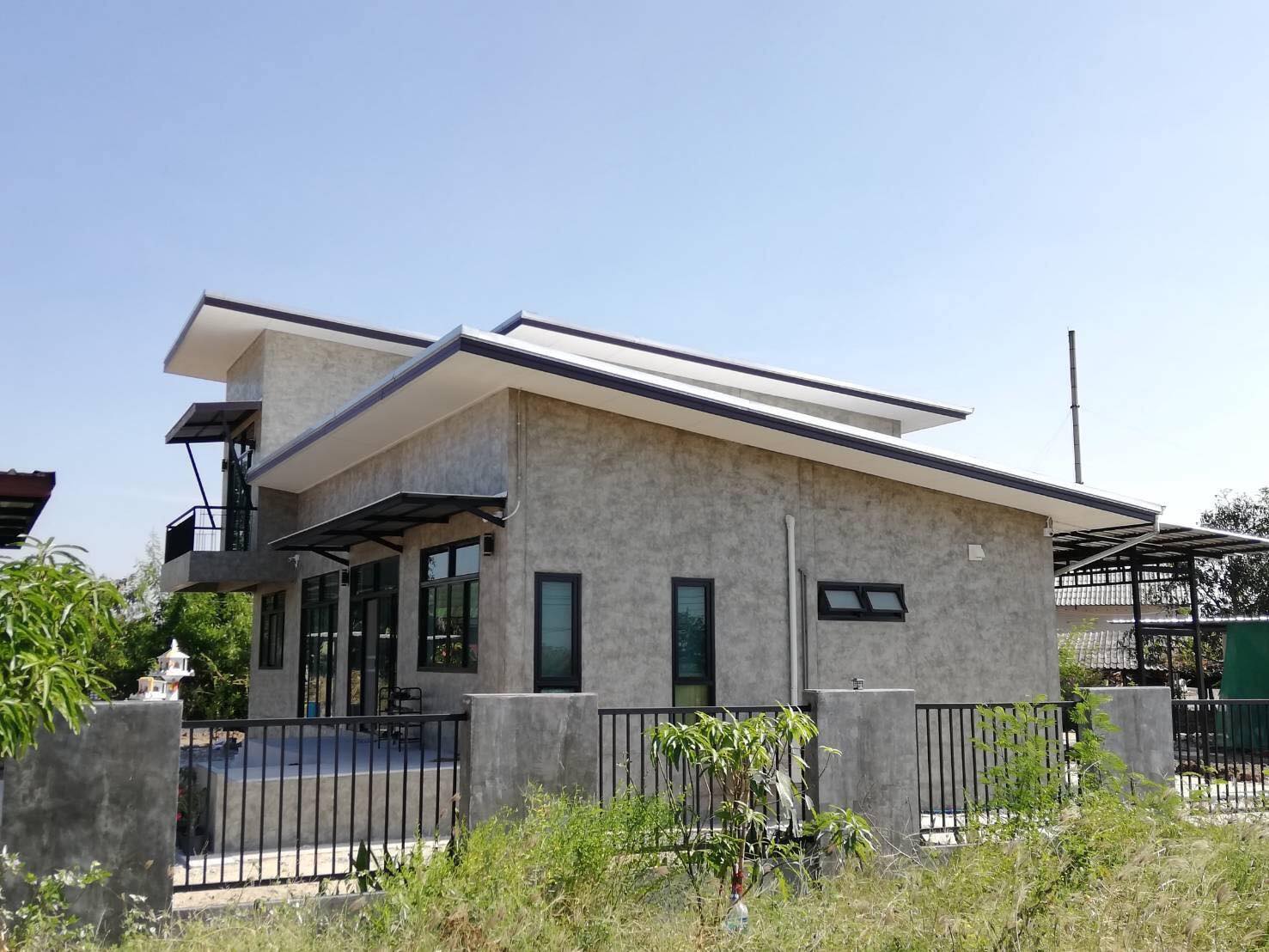 2-Storey Modern loft house with Pent Roof