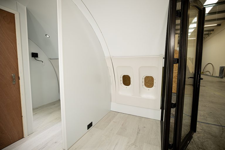 “Sky Pods” Capsule Houses Built From an Old Plane