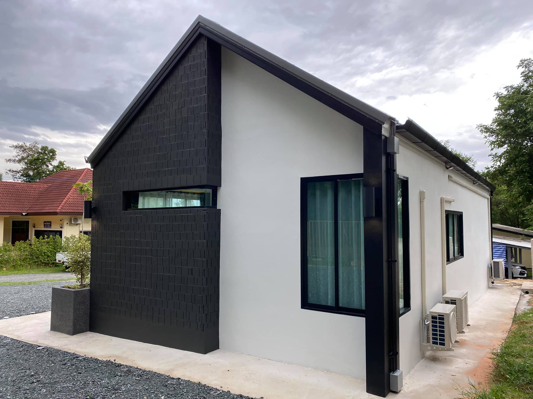 Cool Small Minimalist Style Black and White House
