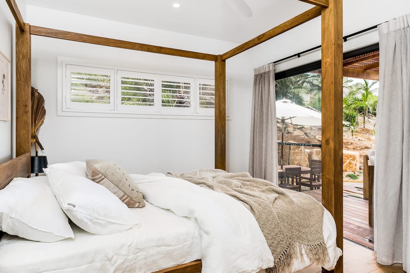 Small Resort Style House With Cozy Porch, Enjoy Panoramic Ocean View