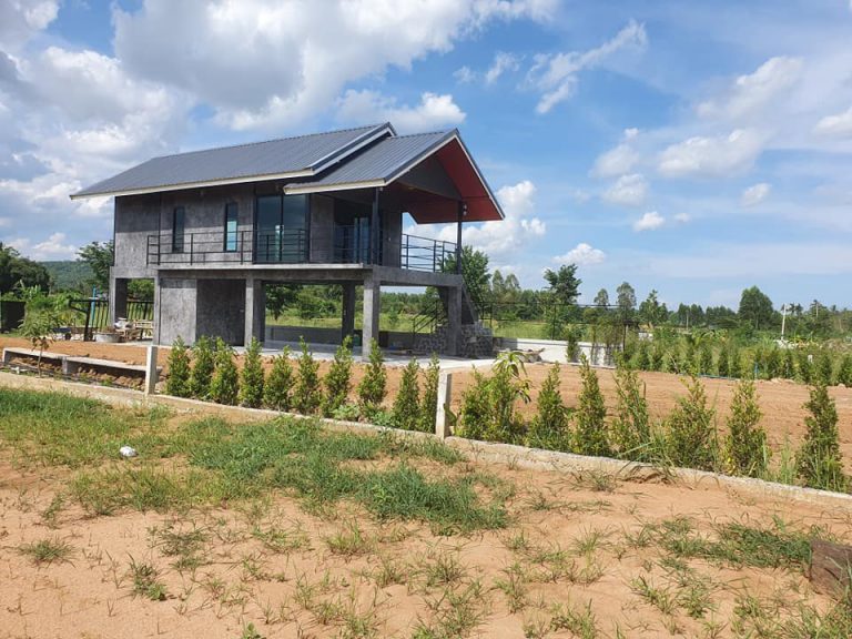 Exposed Concrete Stilt House, Gable Roof, 1 Bedroom, 2 Bathrooms