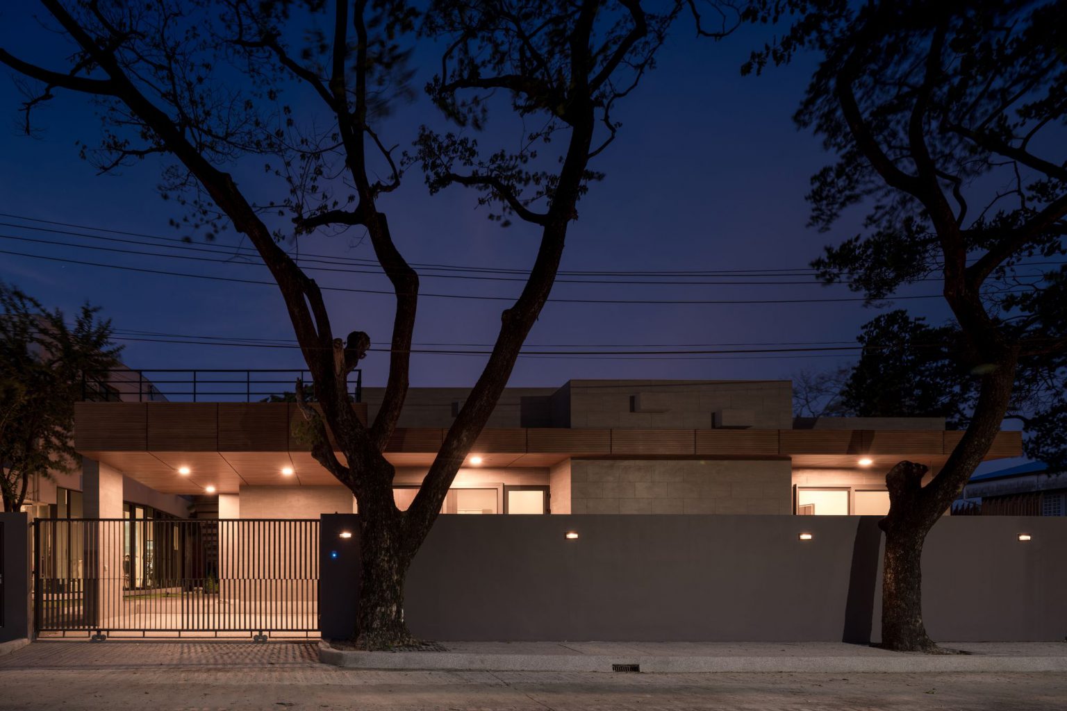 Cool Modern Box House With Rooftop, Harmonious With Green Garden