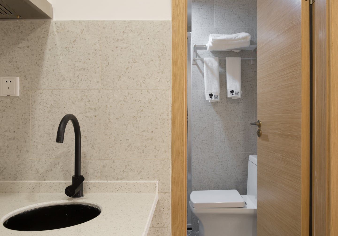 บ้านสไตล์มูจิ เน้นสีเอิร์ธโทน ดูอบอุ่นและกว้างขวางขนาด 45 ตร.ม.