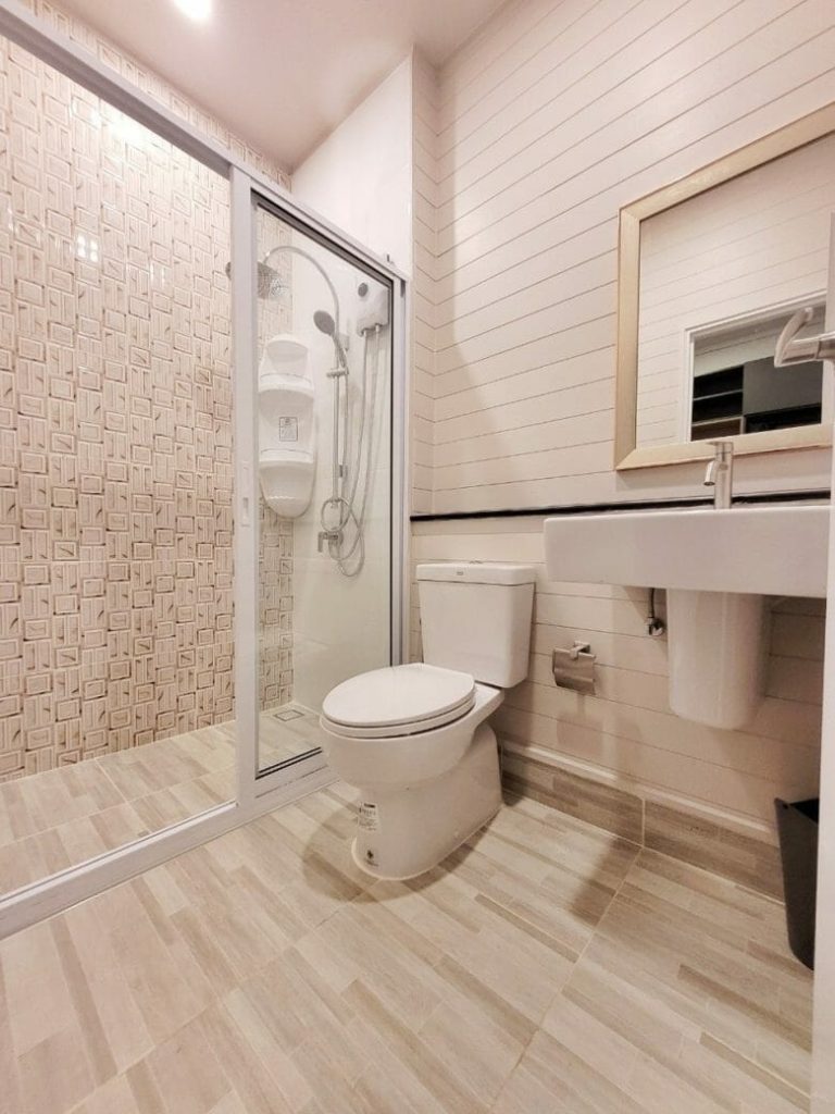 รวม 34 ไอเดีย “กระเบื้องลายไม้” สวย เก๋ มีสไตล์ สำหรับห้องน้ำของคุณ