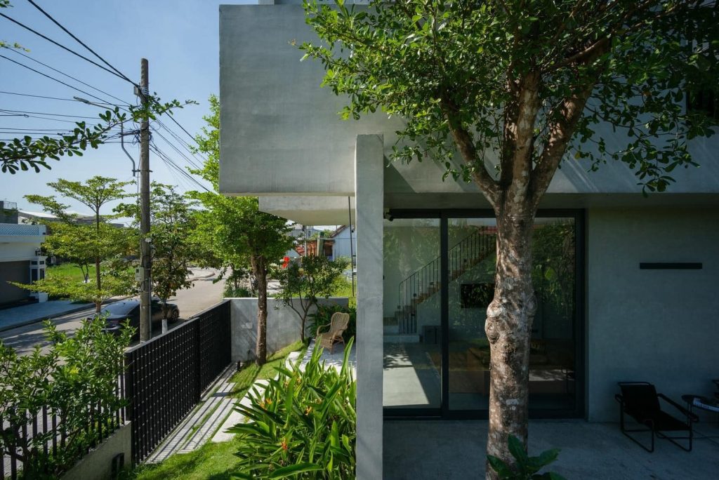 บ้านคอนกรีตเปลือย Modern Loft สวยเท่ โดดเด่นบนพื้นที่สีเขียว